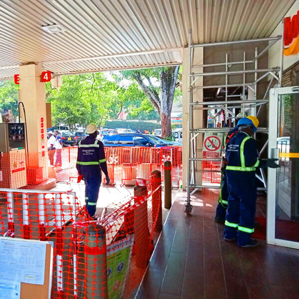 Best Worksite Safety Practices Include Barricading, Hoarding & Netting ...