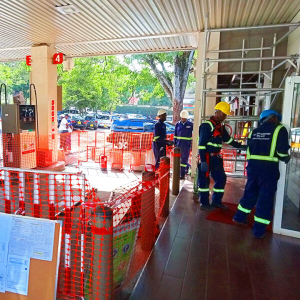 Best Worksite Safety Practices Include Barricading, Hoarding & Netting ...
